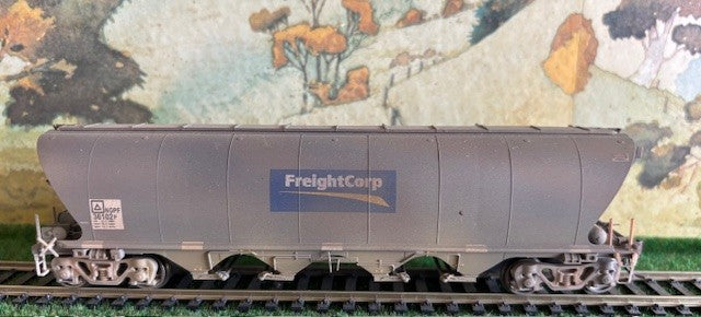 NGPF 36102p - NSWR Grain hopper FREIGHTCORP - RTR - Heavy Weathered wi ...