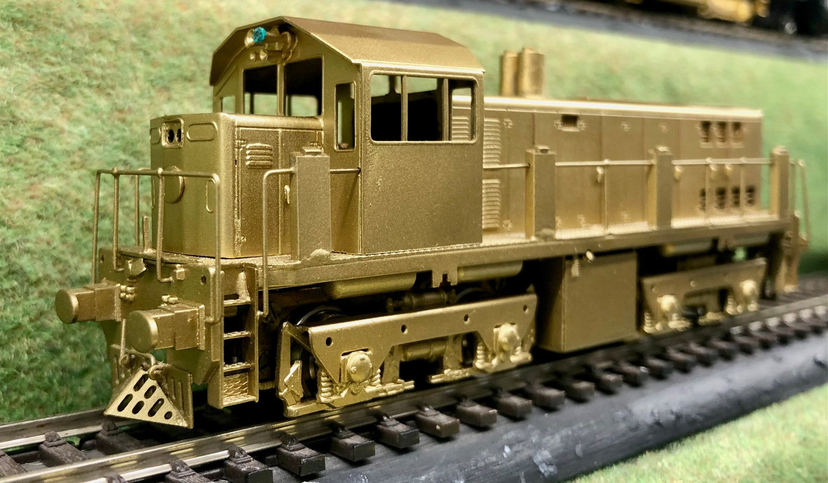 73 Class NSWGR UNPANTED HO DIESEL LOCOMOTIVE - NEW - BERGS BRASS MODEL ...